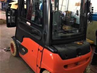 LINDE E20 386 - Bayrak Cabin and Glass Industry Flag Forklift Cabin ...