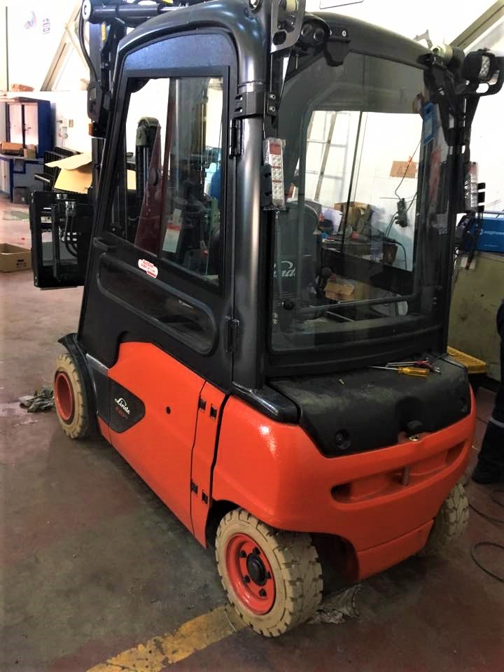 LINDE E20 386 - Bayrak Cabin and Glass Industry Flag Forklift Cabin ...