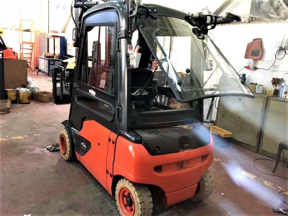 LINDE E20 386 - Bayrak Cabin and Glass Industry Flag Forklift Cabin ...